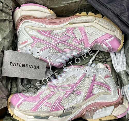 Дутые кроссовки Balenciaga Runner