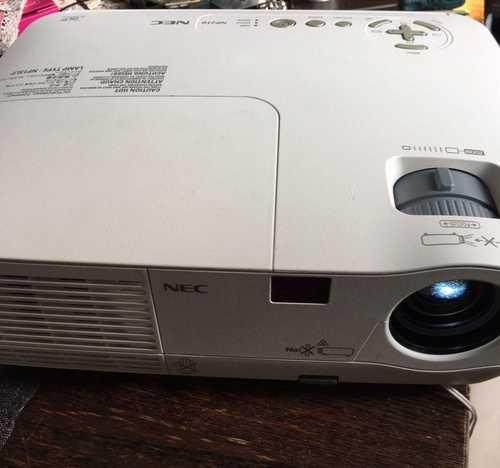 Проектор Nec np115
