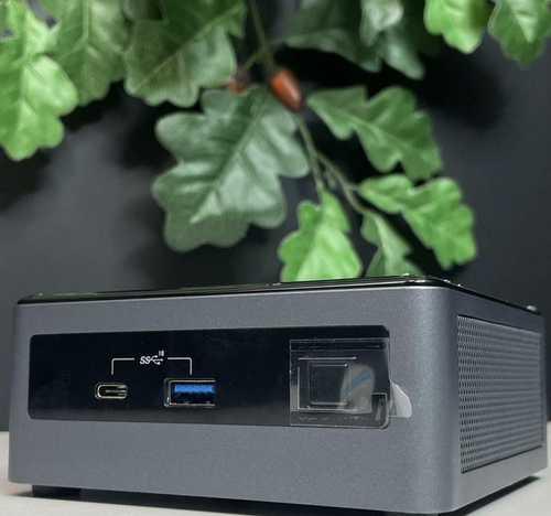 Фирменный неттоп Intel NUC i3-10110U