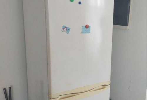 Холодильник LG двухкамерный