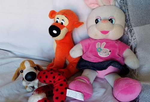 Мягкие игрушки зайка, тигруля, змейка, собака