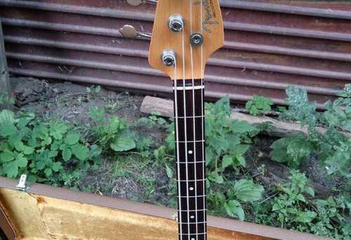 Fender Precision Bass.Avri vintage 62 Usa