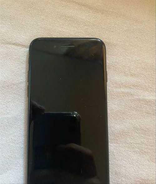 Телефон iPhone se2020 64 gb