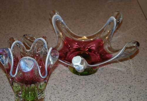 Винтажные вазы из цветного чешского стекла