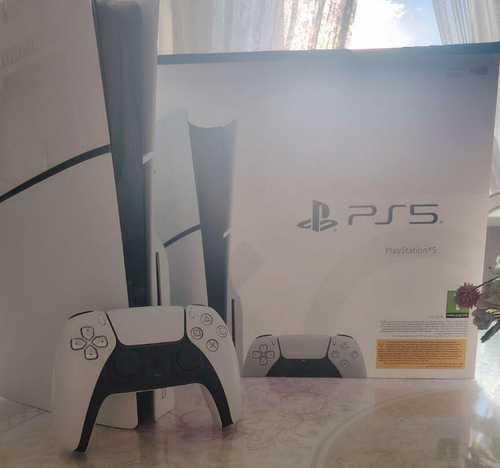 Sony PlayStation 5 Slim, 1000 ГБ, 2 геймпада