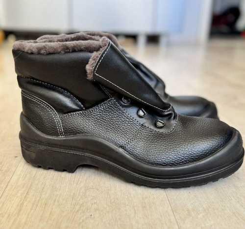 Ботинки специальные из кожи зимние