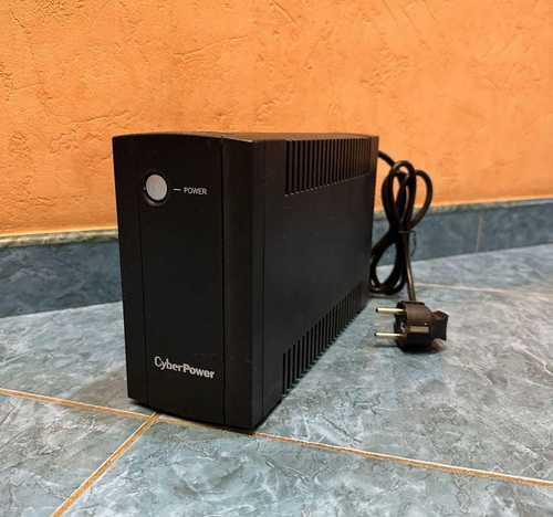 Ибп CyberPower UT650EI