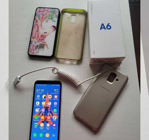 Samsung Galaxy A6, 4/32 ГБ