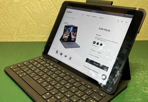 Logitech Slim Folio (for iPad 7, 8 & 9 gen.)