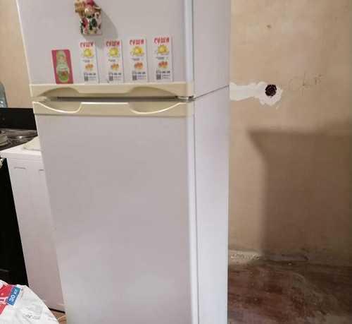 Холодильник полностью рабочий -Саратов 258