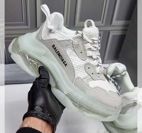 Balenciaga triple s