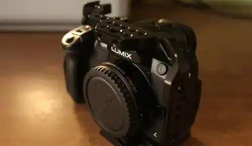 Panasonic lumix gh5+14mmf/2.5+Viltrox EF-M2+клетка