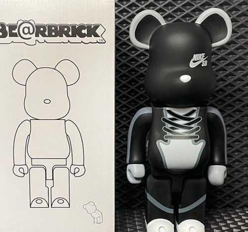 Bearbrick Nike SB 28 см