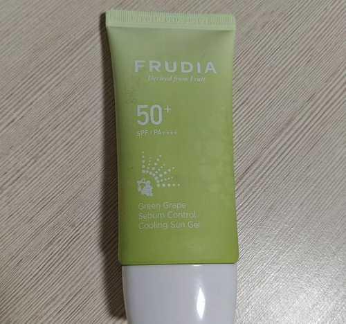 Frudia SPF50 Солнцезащитный крем для лица