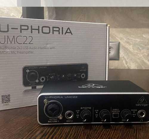 Звуковая карта Behringer U-phoria UMC22