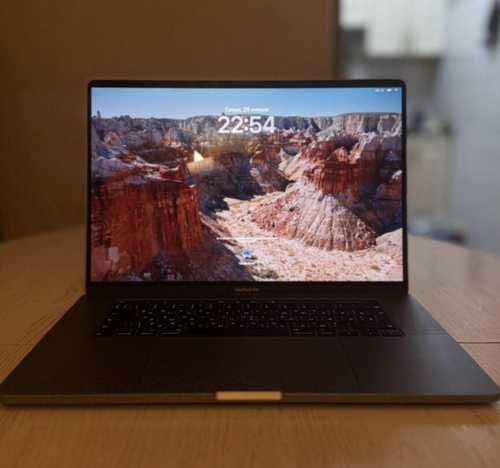 Apple macbook pro 16" 2019 i7