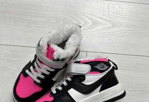 Детские зимние кроссовки Nike Jordan с розовым