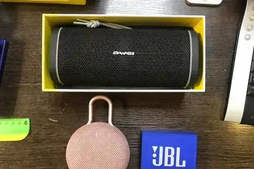 Портативная колонка JBL и Awei