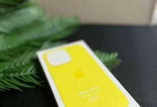 Чехол на iPhone 13 pro силикон MagSafe желтый