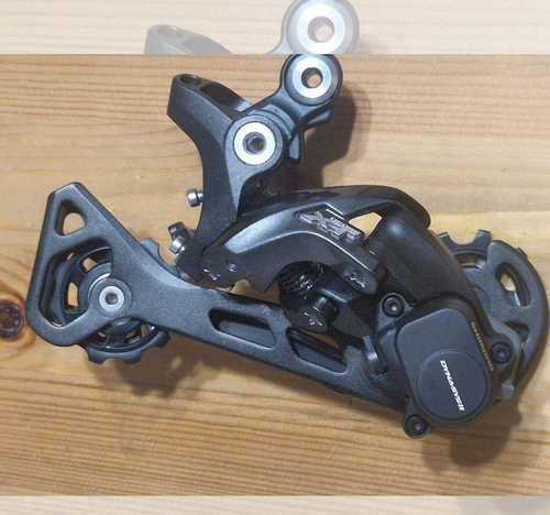 Задний переключатель Shimano XT M8000 SGS