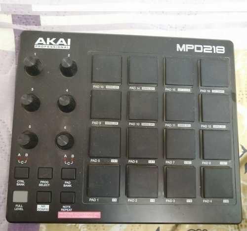 Akai MPD218