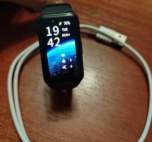 Фитнес браслет honor band 6