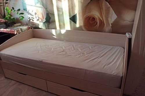 Кровать+ матрас с наматрасником