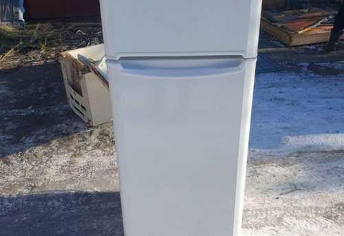 Холодильник indesit под ремонт или на запчасти