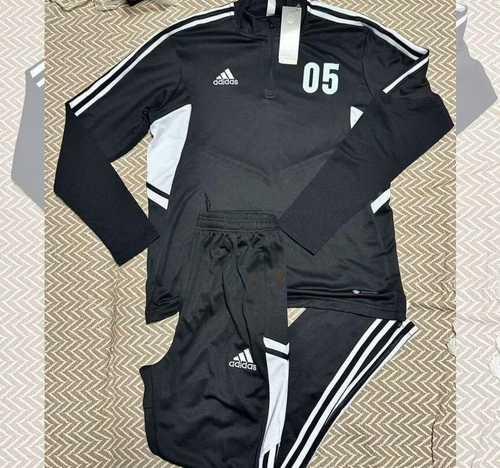 Спортивный костюм adidas