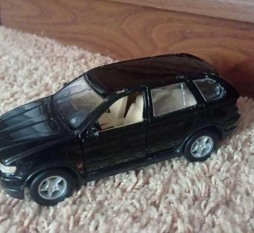 Модель 1:32 Bmw X5 1999