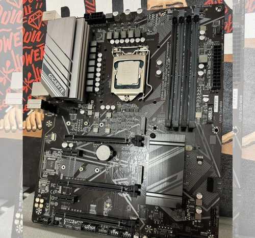 Материнская плата gigabyte z590