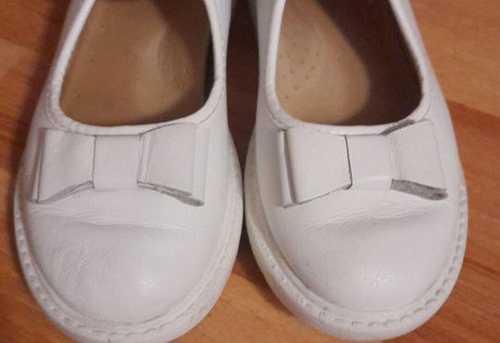 Белые кожанные туфли школьные для девочки размер34