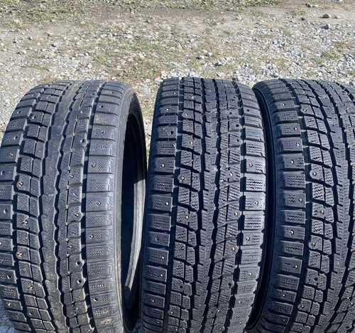 Dunlop SP Winter Ice 01 215/50 R17