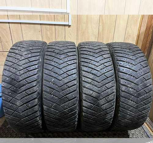 Goodyear UltraGrip Ice Arctic SUV 215/65 R17