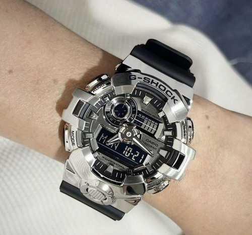 Часы Casio G-Shock GM-700-1A