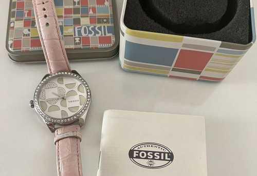 Часы Fossil женские