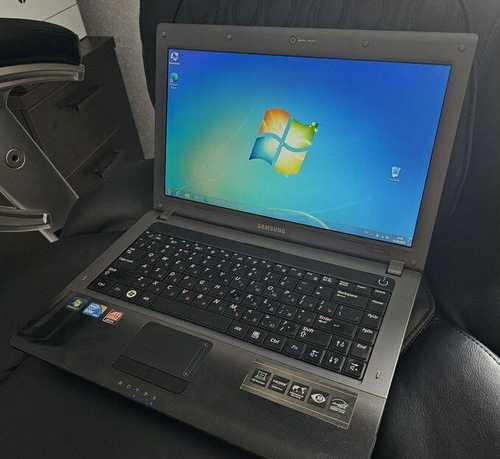 Ноутбук Samsung r440-JT03