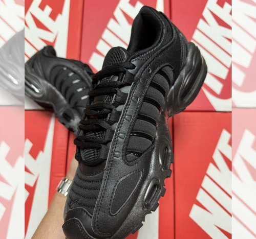 Кроссовки мужские Nike Air Max Tailwind 4 Triple