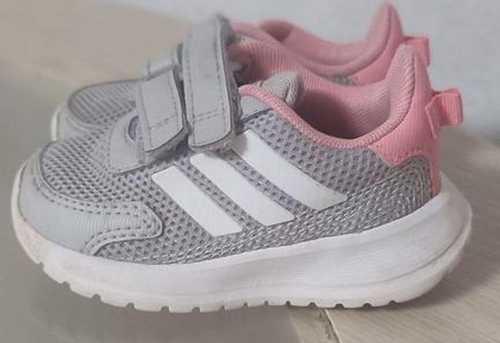 Продам кроссовки для девочки Adidas 20 размер