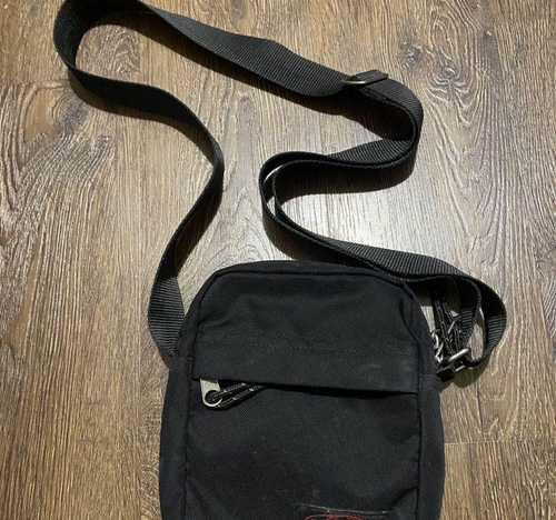 Сумка через плечо eastpak