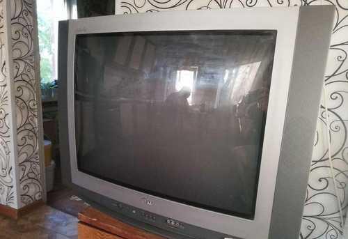 Телевизор LG. Диагональ 70 см