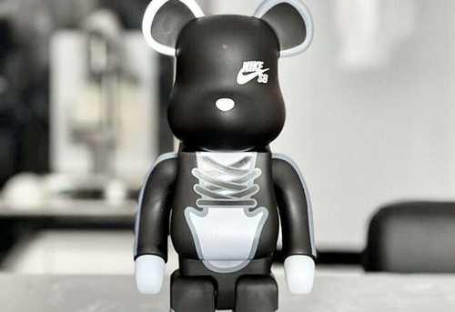 Медведь Bearbrick Nike SB 28 см