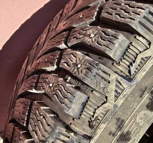 Michelin X-Ice North 4 215/65 R16