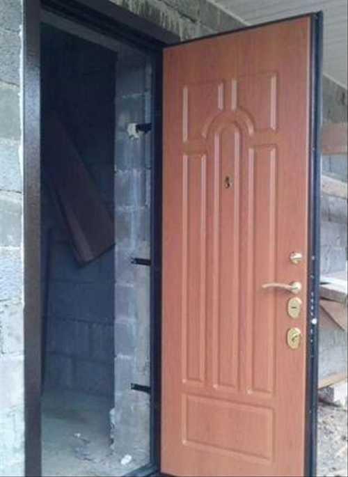 Дверь входная металлическая с ассортиментом