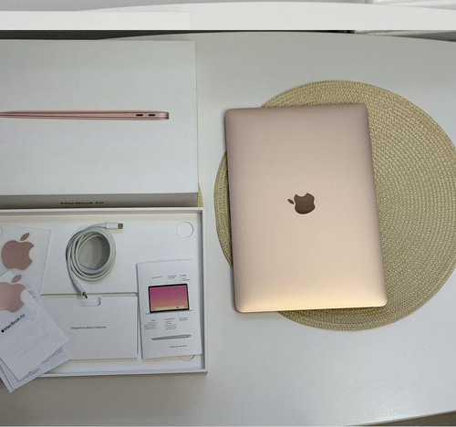 MacBook Air 13 (2020, M1), 256 ГБ, M1 (8-core), RAM 8 ГБ, GPU 8-core