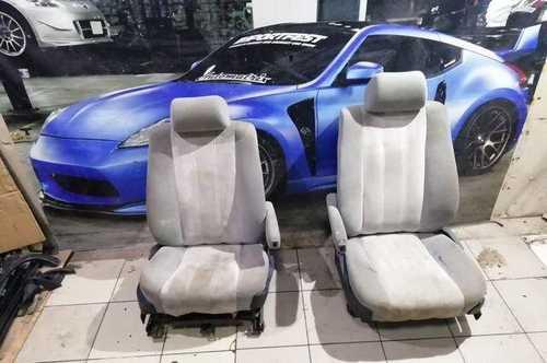 Передние сиденья с подлокотниками BMW 5 E34