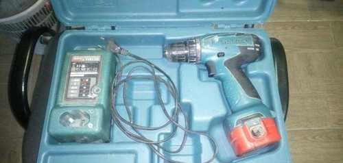 Аккумуляторная дрель-шуруповерт Makita 6271D