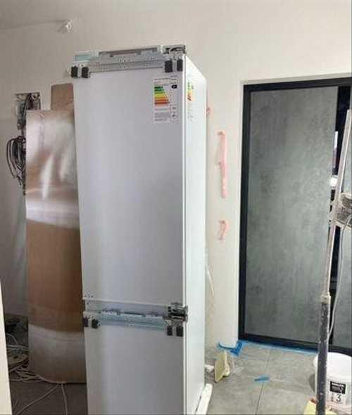 Холодильник Samsung brb307154ww