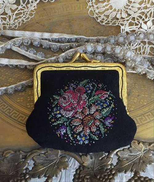Старинный кошелёк. Ручная вышивка Petit point