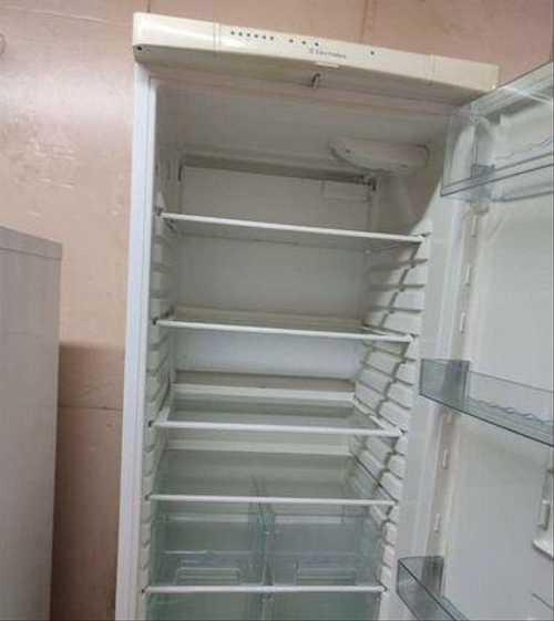 Холодильник electrolux 2 метра полностью рабочий